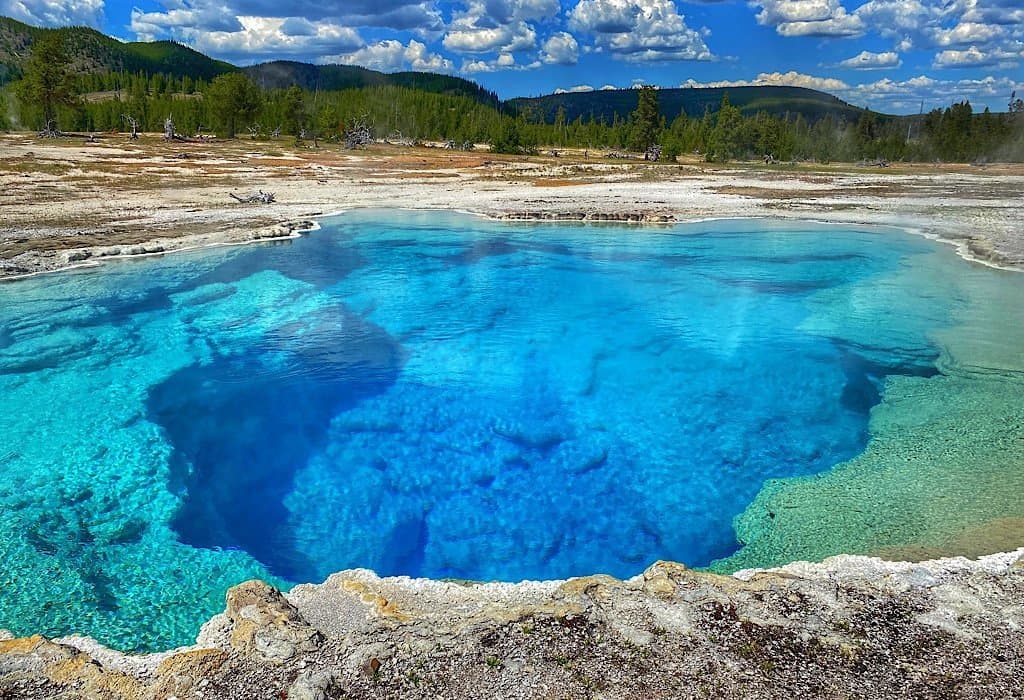 Seven Wonders of Yellowstone National Park - 43BlueDoors