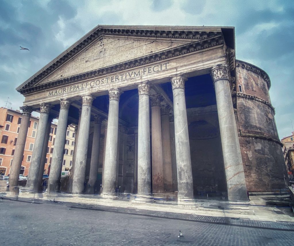 A Glimpse into the Ancient City of Rome - 43BlueDoors